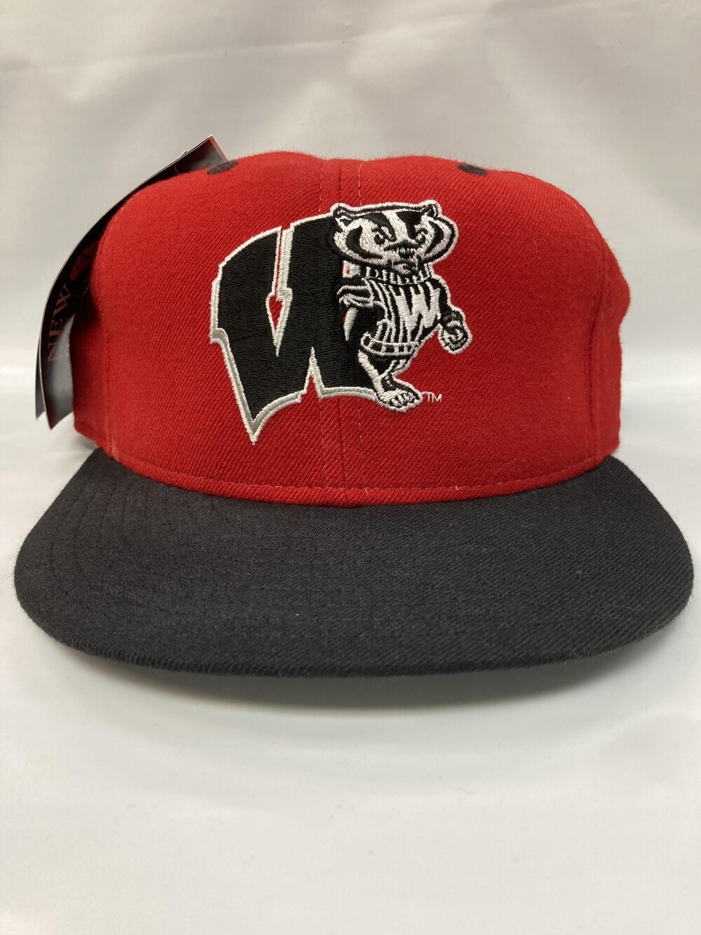 NWT Vintage Wisconsin Badgers New Era Two-Tone Fitted Hat / Cap | eBay
