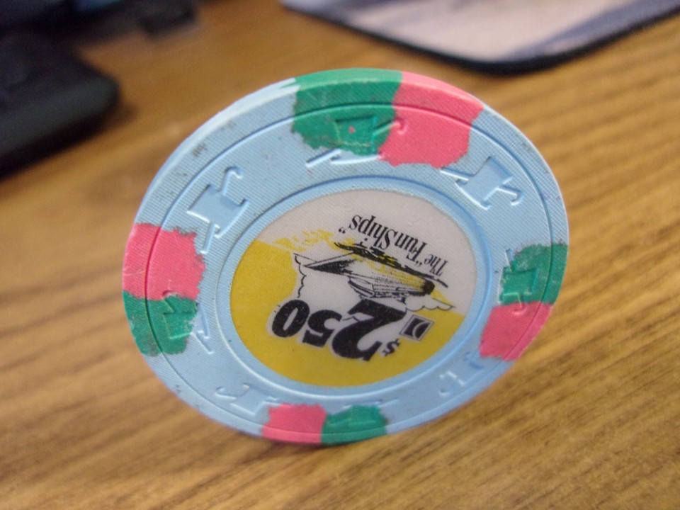 CARNIVAL CRUISE LINES CASINO $2.50 SHIP casino gaming poker chip - THE ...