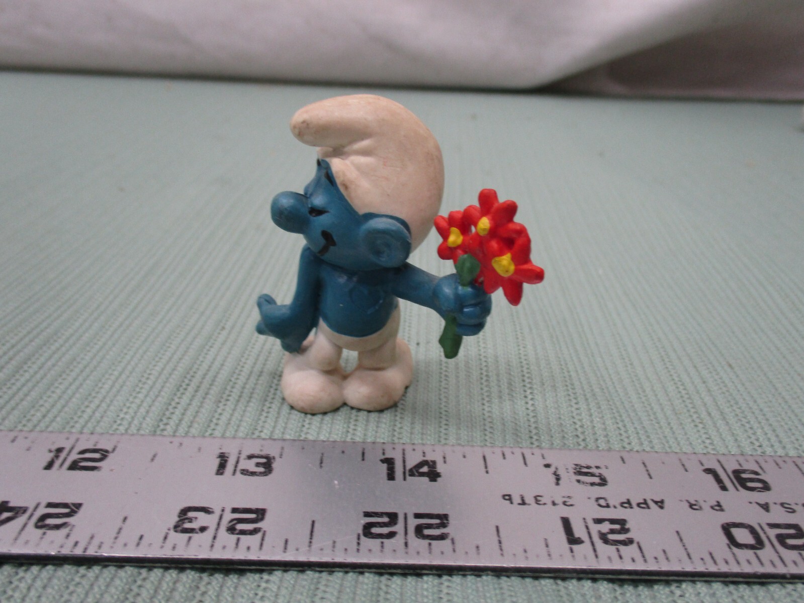 Smurf PVC toy figurine Smurfette Red Flowers Bouquet Dating present ...