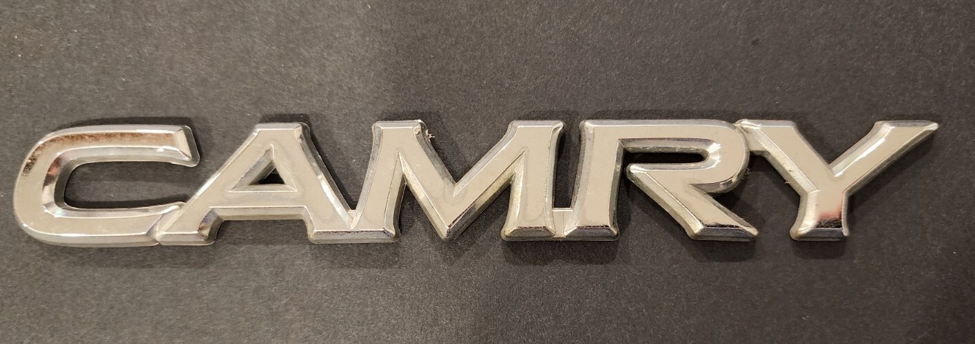 "CAMRY" EMBLEM REAR TRUNK TOYOTA CAMRY USED OEM SM6328 | eBay