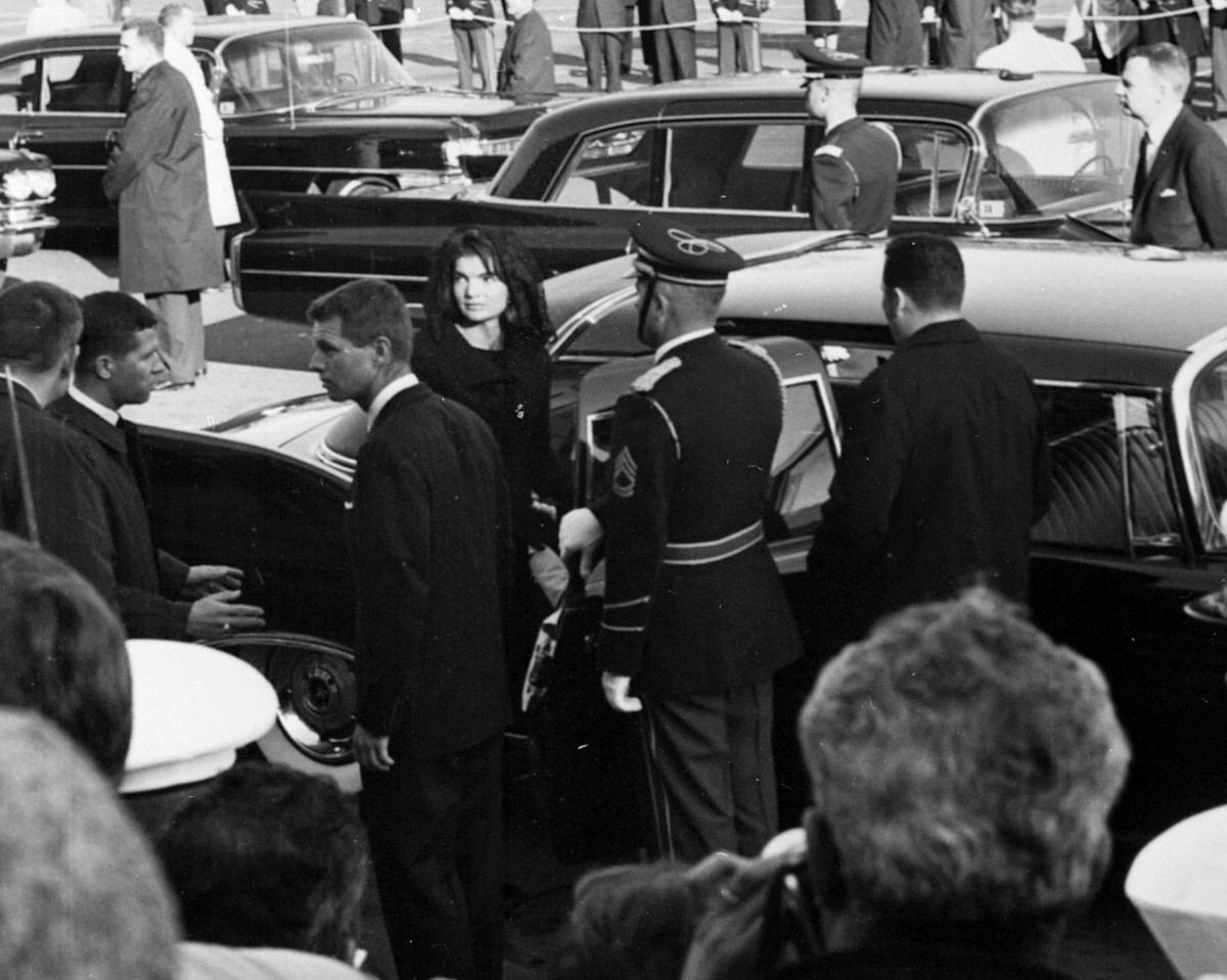 Jfk Jackie Kennedy At Funeral Remembering Kennedy