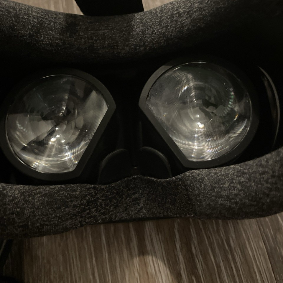 Valve Index VR Full Kit - Index Base Stations, Steam Knuckles, Great ...