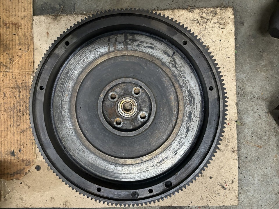 VINTAGE FERGUSON TO 35 GAS TRACTOR -ENGINE FLYWHEEL & STARTER GEAR ...