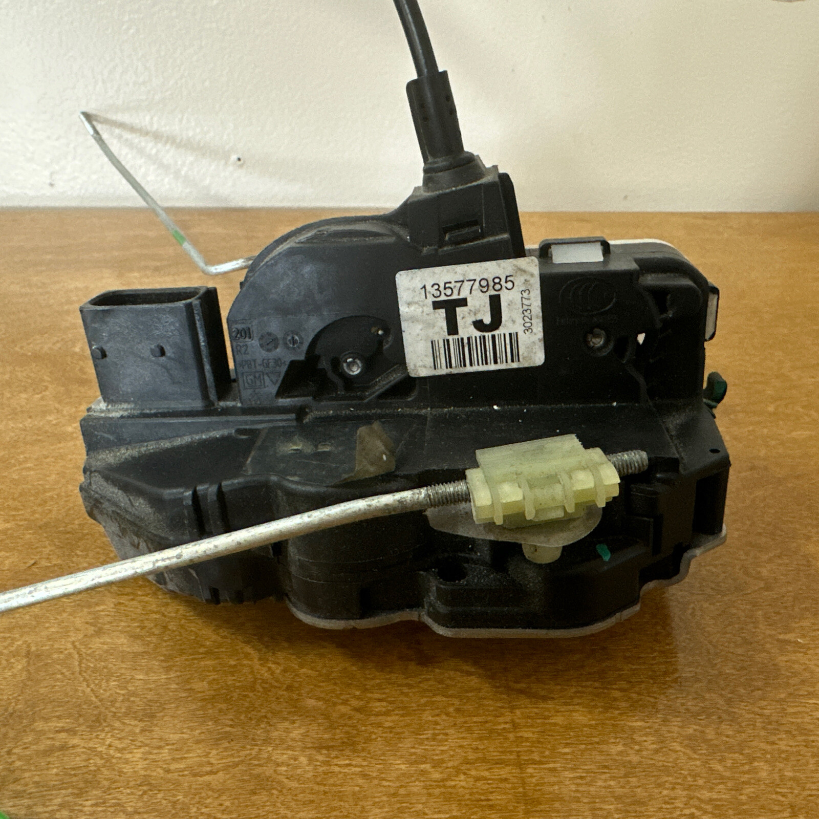 2011 Chevy Camaro Door Latch Actuator 13577985 OEM | eBay