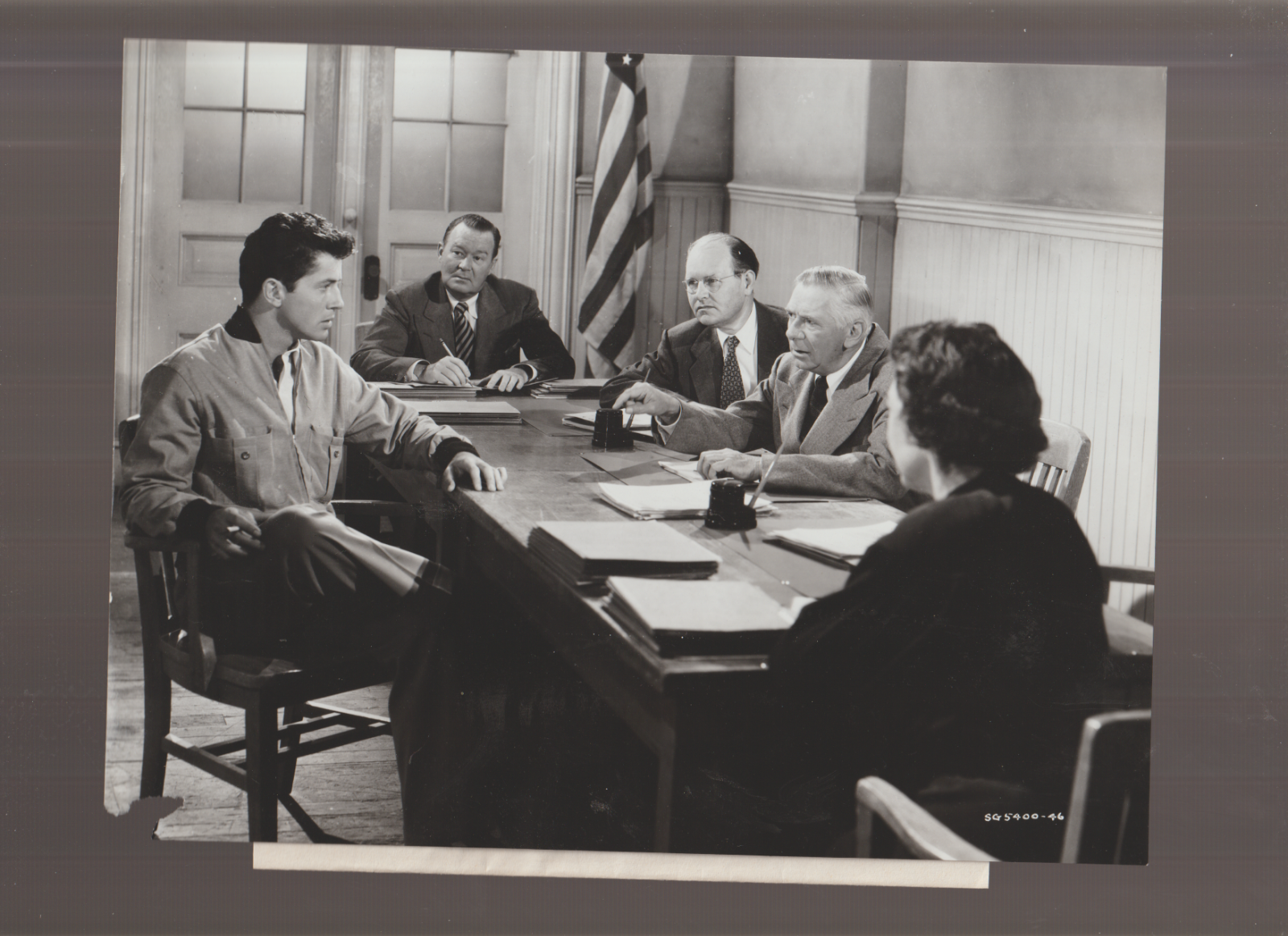 7.25X9.25 B&W PHOTO OF-SCENE- FARLEY GRANGER & RAY COLLINS & 3 OTHERS ...