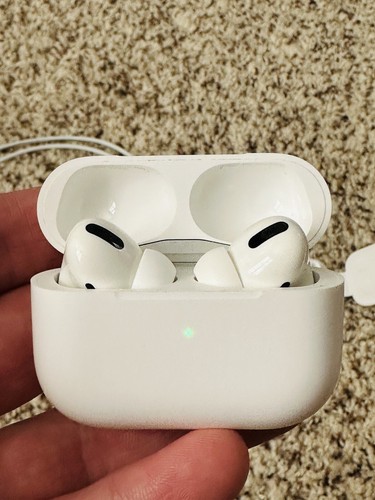 Apple AirPods Pro 1 with MagSafe Wireless Charging Case - White ...
