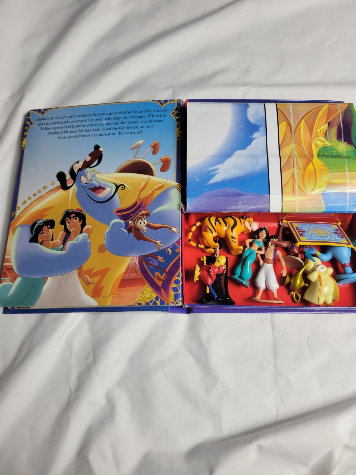 Phidal Publishing My Busy Books Disney Aladdin Storybook 10 Figurines ...