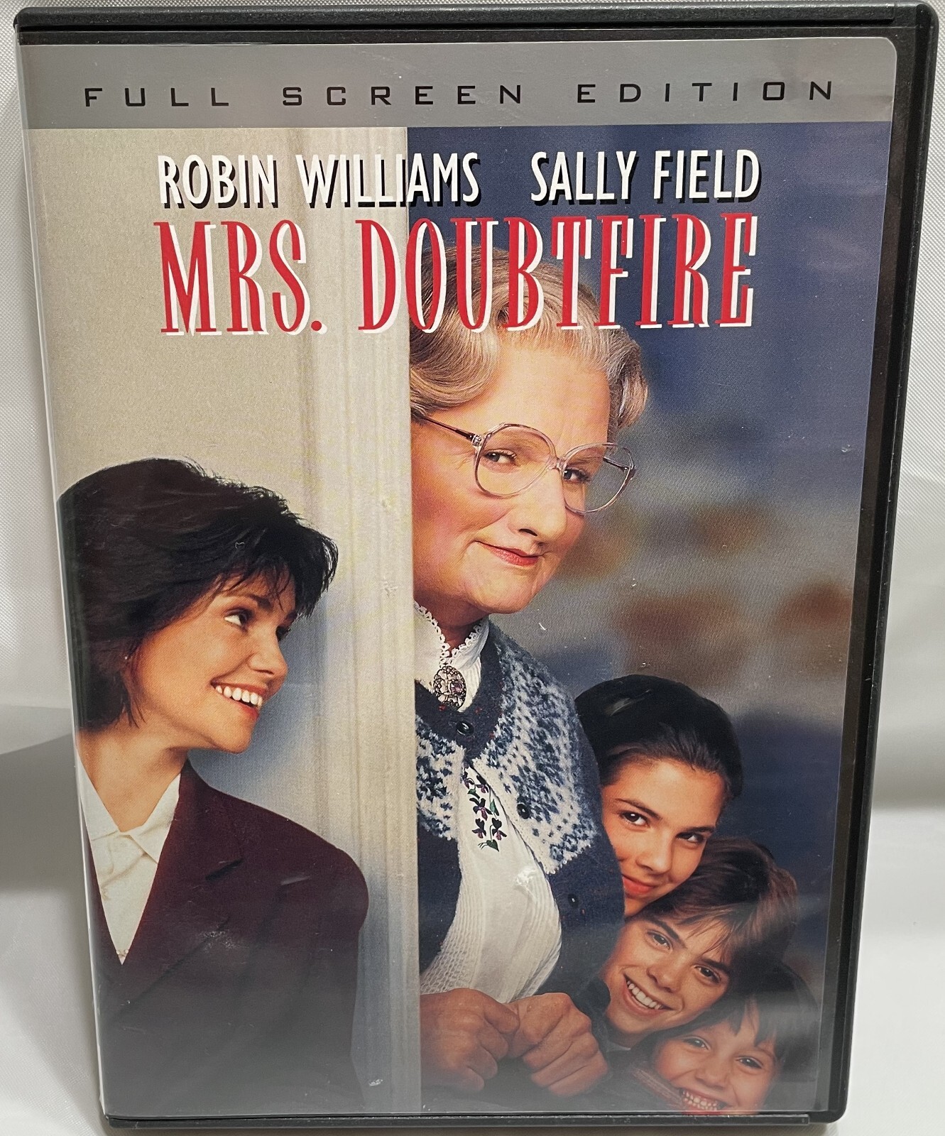 Mrs. Doubtfire (Full Screen) - DVD - Robin Williams, Sally Field Good ...