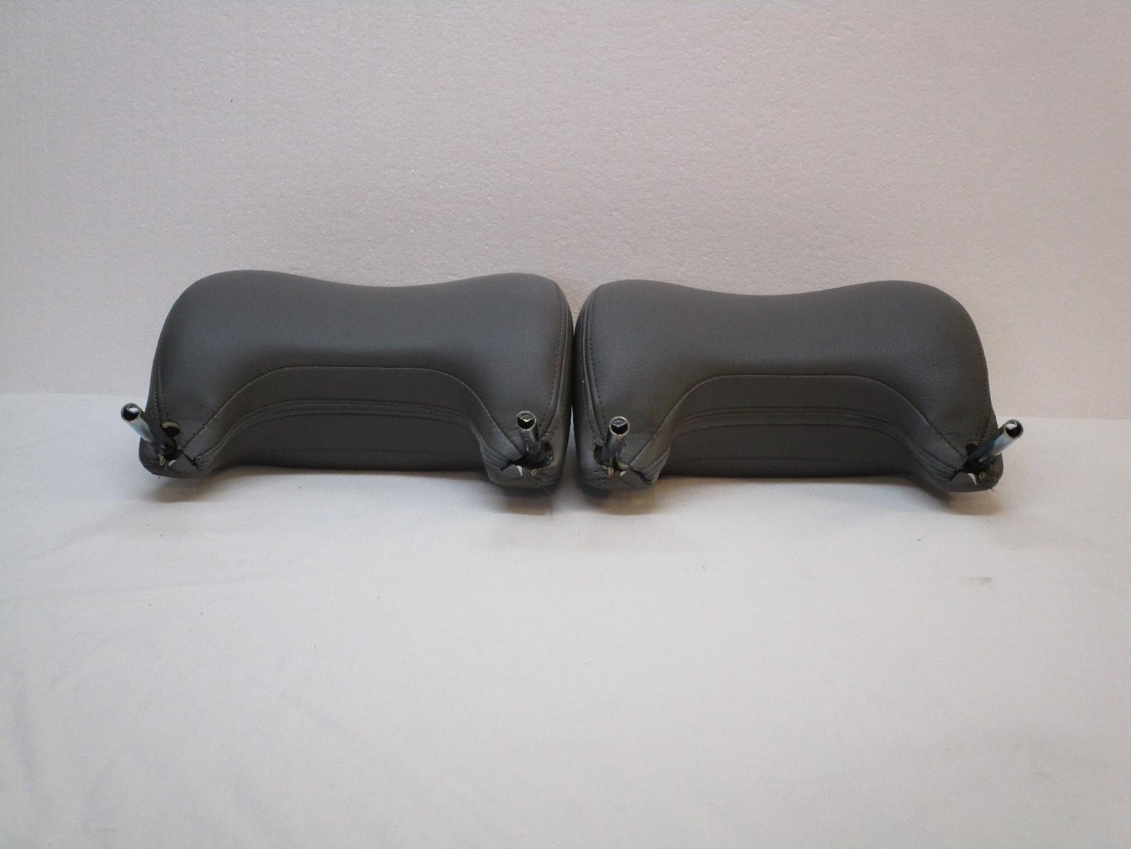 OEM 2000 - 2004 VOLVO S40 WAGON 2-TONE GRAY LEATHER VINYL FRONT SEAT ...