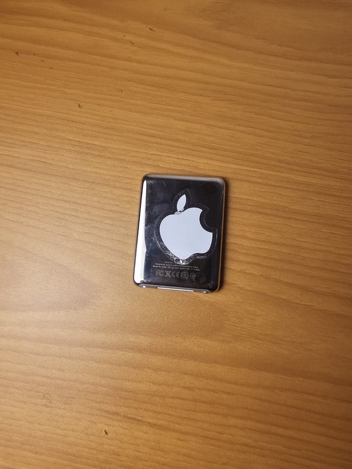 Apple iPod Nano A 1236 3rd Generation 4GB For parts only read ...