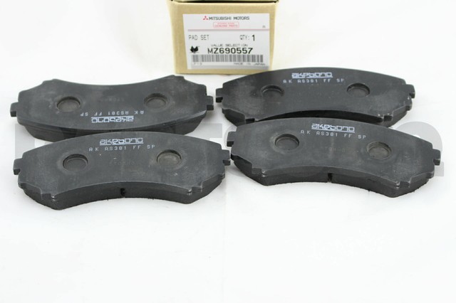 MZ690557 Genuine Mitsubishi PAD SET,FR BRAKE | eBay