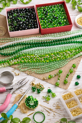 Bulk Lot 5 lbs Green CRYSTAL Beads for DIY Beading Mix Size Glass Beads ...