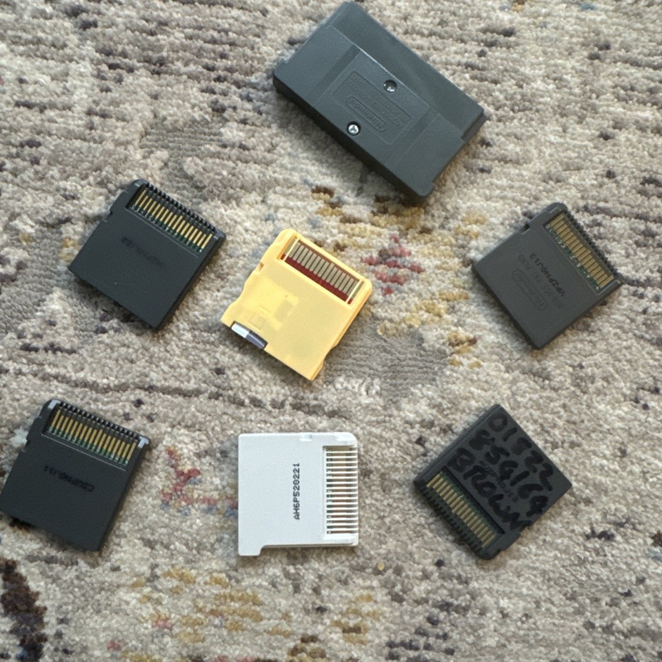 Nintendo Game Boy Advance/DS/DMG/Switch Bundle - Clear out - Untested ...