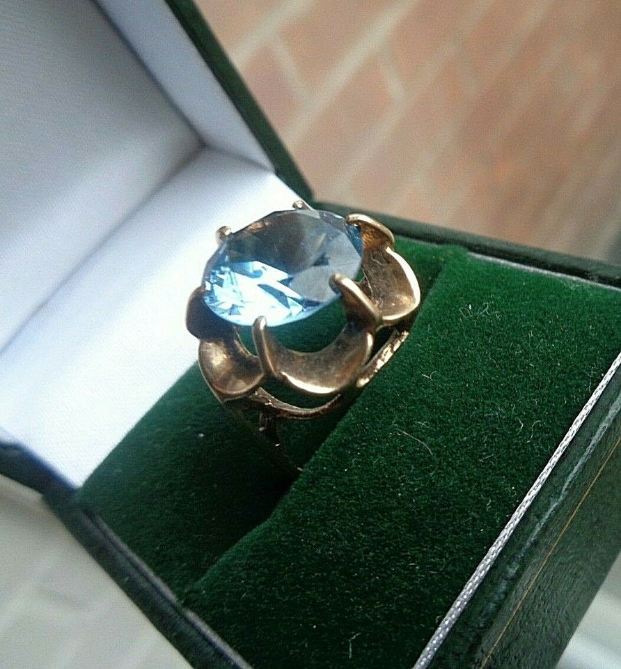 9ct Gold Ring LARGE Blue Topaz hallmark 1969 Birmingham Statement ring ...