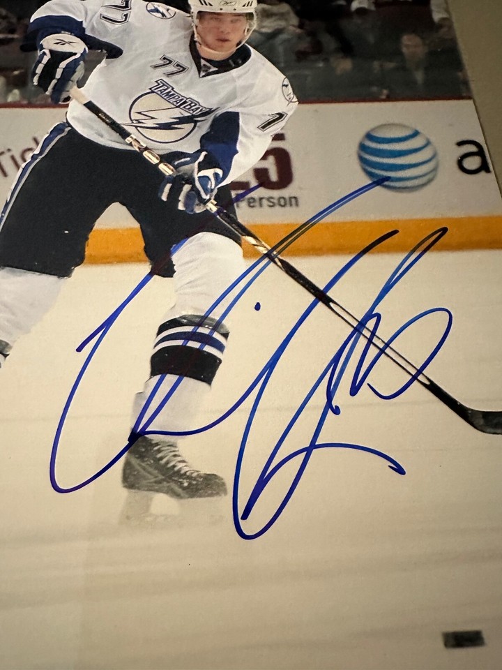 VICTOR HEDMAN SIGNED PHOTO 8 X 10 AUTOGRAPHED PHOTO TAMPA BAY LIGHTNING ...