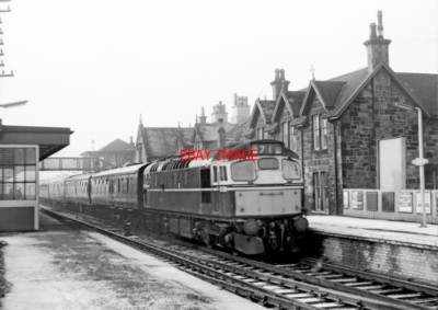 PHOTO CLASS 27 LOCO NO D5360 (27014) AT LENZIE RAILWAY STATION 18-01-64 ...
