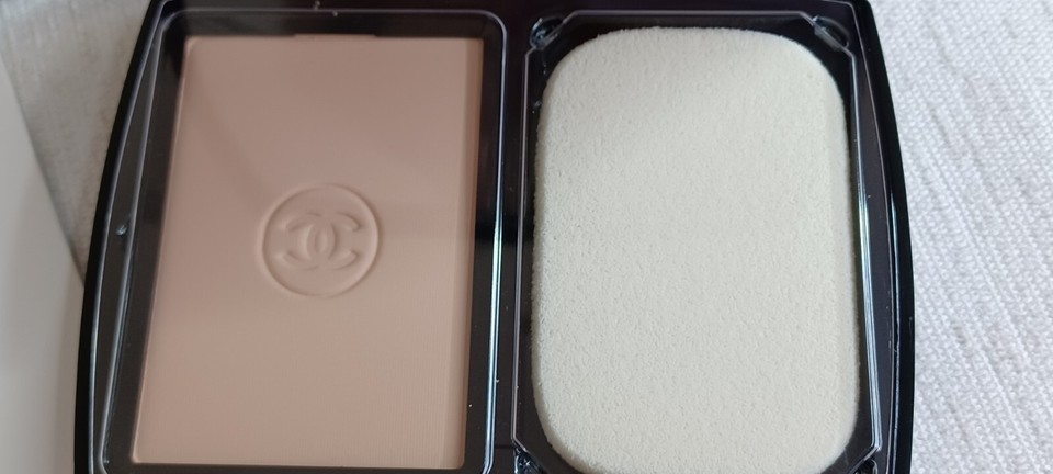 CHANEL Double Perfection Natural Matte Powder Makeup 20 Soft Beige NIB ...