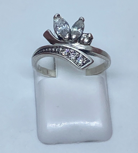 Vintage ring made of 925 silver, Size 3.5 .Weight 1.78 g. Jewelry from ...