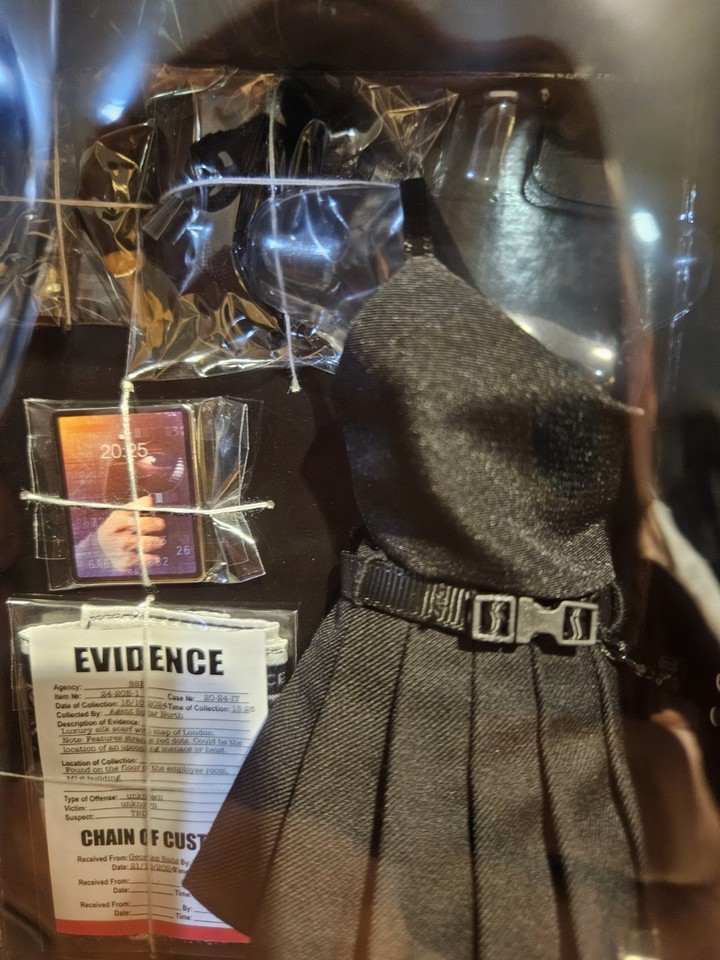 Integrity Toys 'Stilettos Out' Cryptic Cases Imogen Lennox as Donna ...