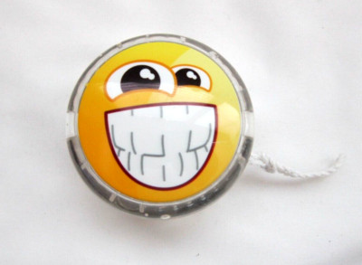 Emoji Emoticon Open Eyes Teeth Smile Crystal 2.25" Light-Up String Yo ...