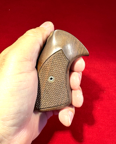 ORIGINAL NEVER USED WOODEN COLT D FRAME PISTOL GRIPS 3 3/4" - GREAT ...