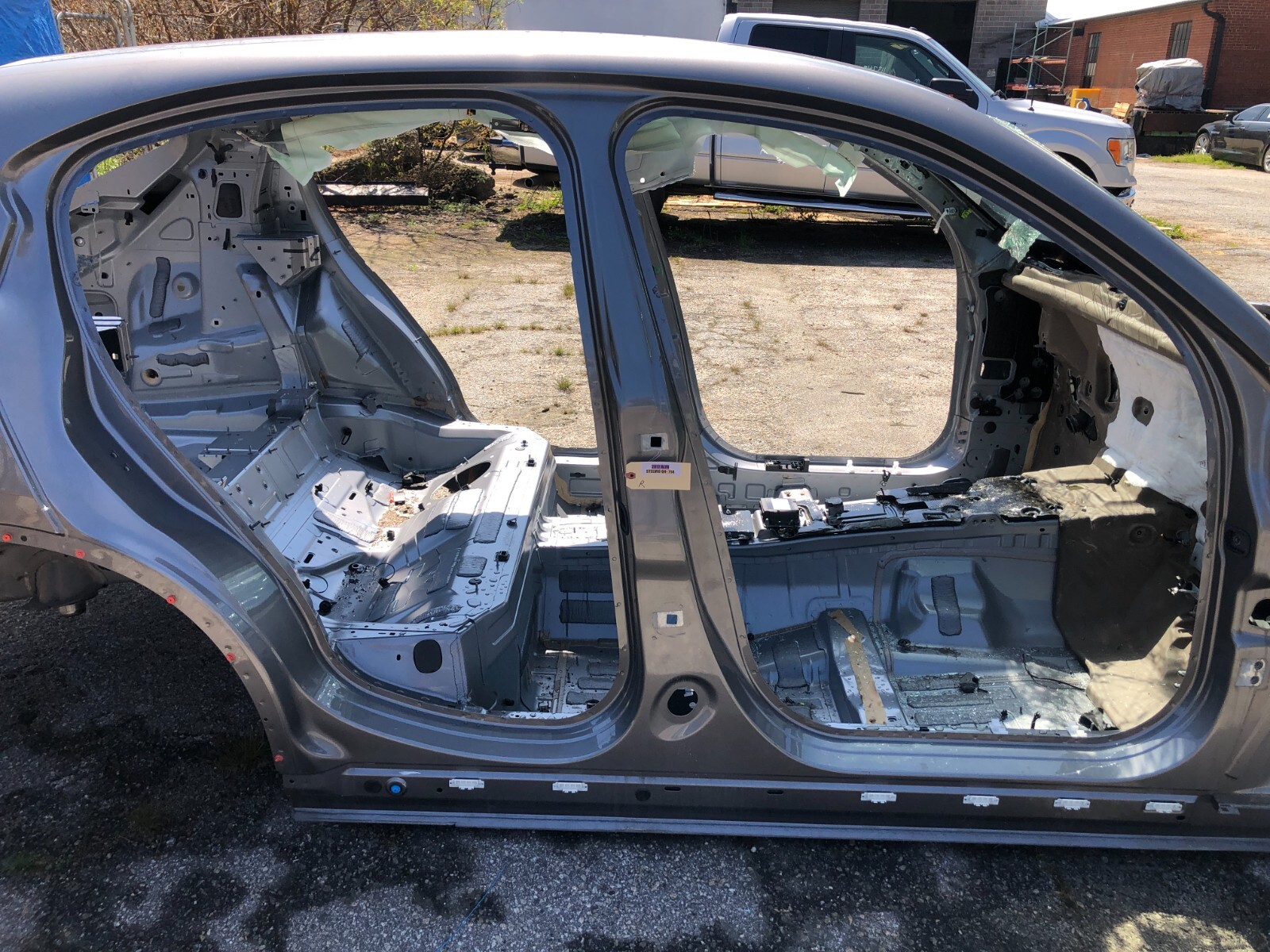 2018-2022 ALFA ROMEO STELVIO RIGHT PASS SIDE B PILLAR ROCKER PANEL CLIP ...