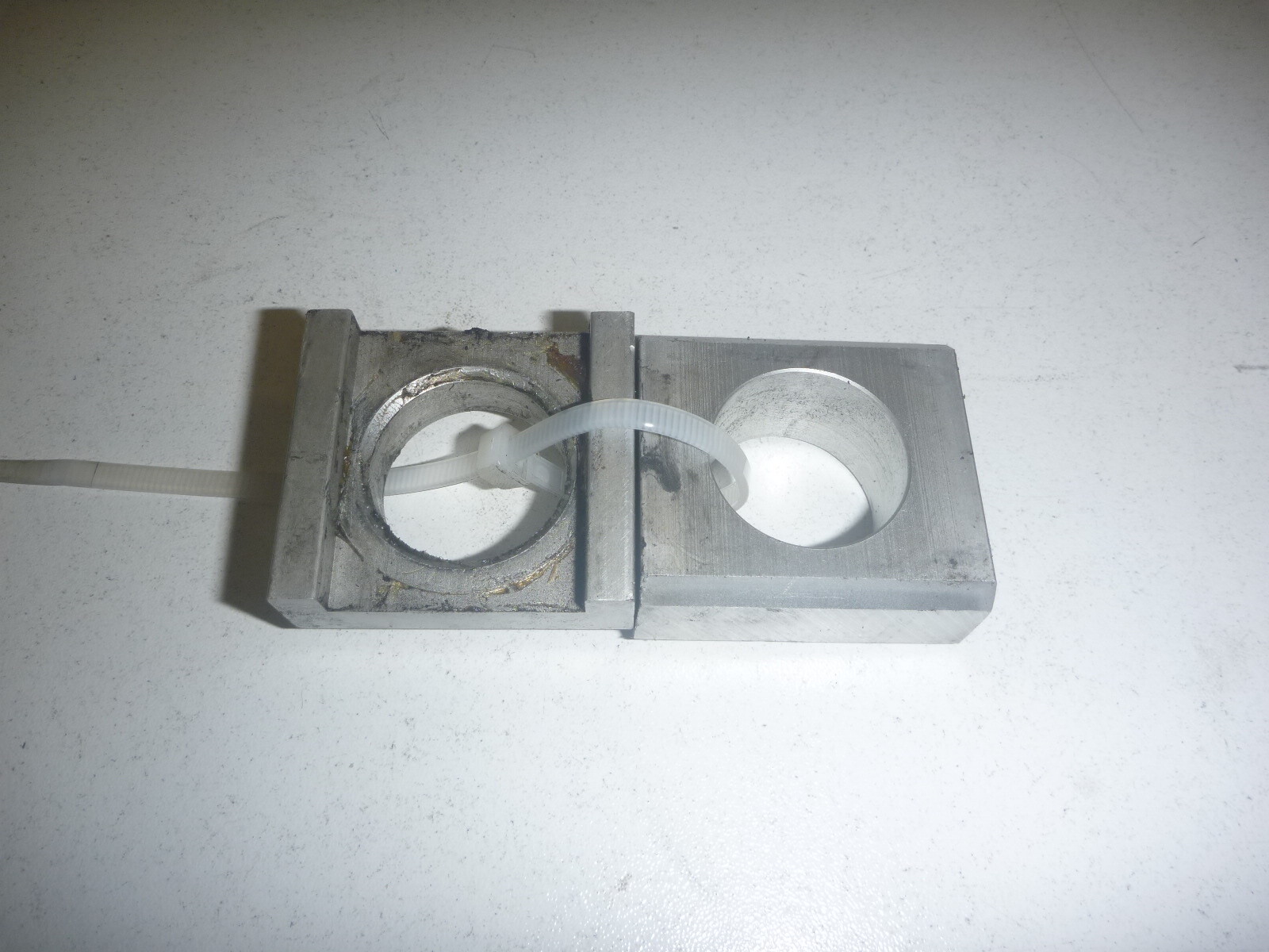 Yamaha YZF R6 5SL 03-05 Rear axle adjuster blocks | eBay