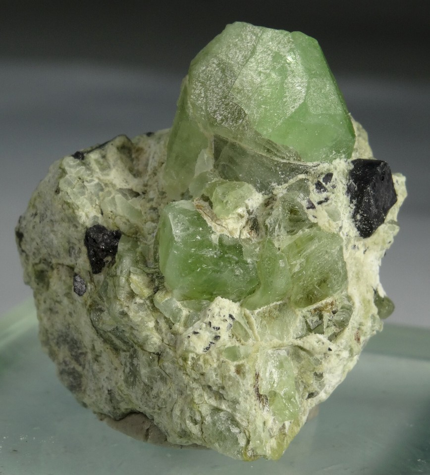 96 CARATS NATURAL PERIDOTE & MAGNETITE CRYSTAL FROM PAKISTAN,(Pr-338 ...