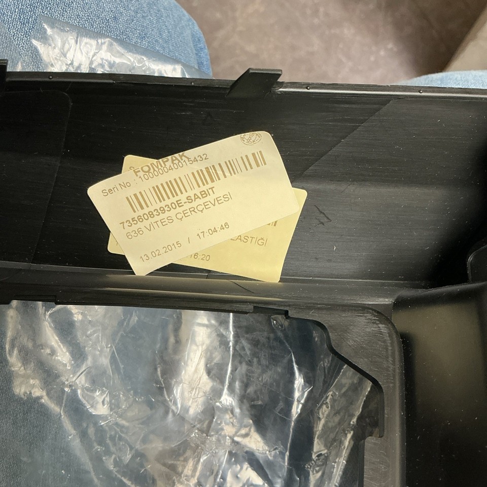 2015-2022 RAM PROMASTER CITY A/ CENTER CONSOLE SHIFTER TRIM PANEL BEZEL ...