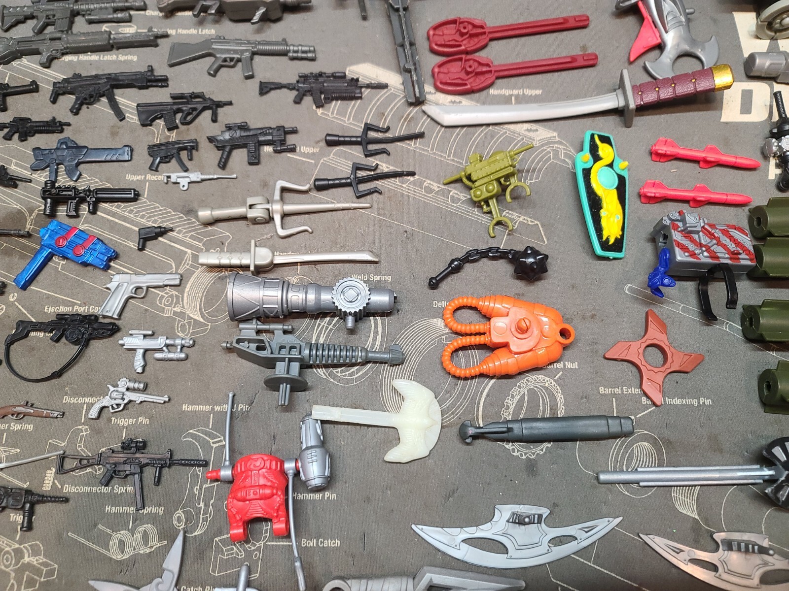LOT OF 90 Vintage Action Figure STAR WARS, GI Guns Missiles Weapons 80s ...