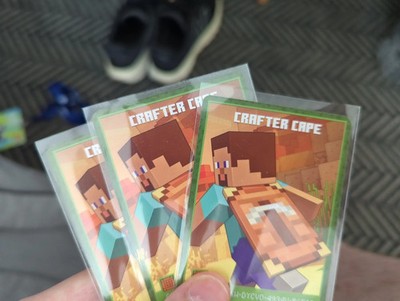 Minecraft Crafter Cape Code | TwitchCon EU Exclusive | Java + Bedrock ...