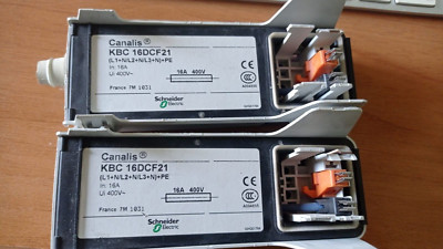 Schneider Canalis - tap-off unit - 16A - 400v L1+N/L2+N/L3+N +PE ...
