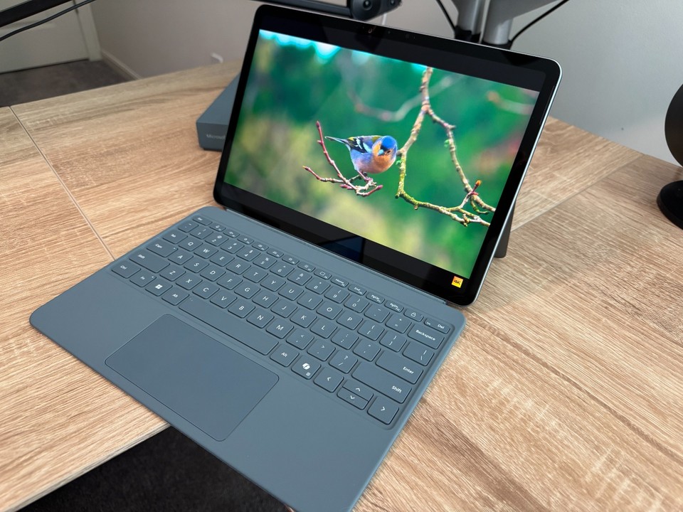 Microsoft Surface Pro Copilot+ PC 12in Snapdragon X Plus - With ...
