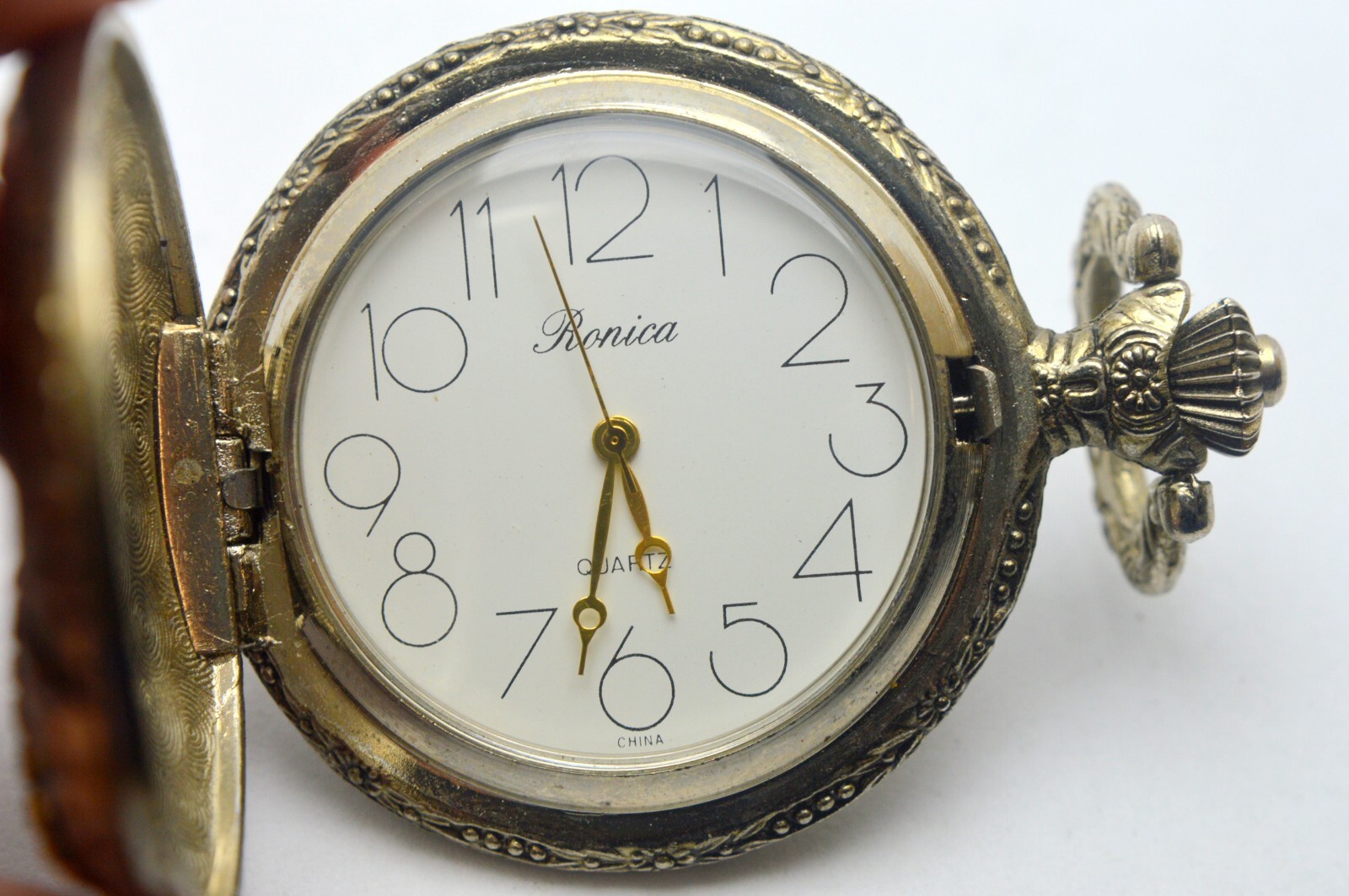 VINTAGE RONICA BRANDED QUARTZ FISHERMAN DESIGN SCENE POCKET WATCH | eBay