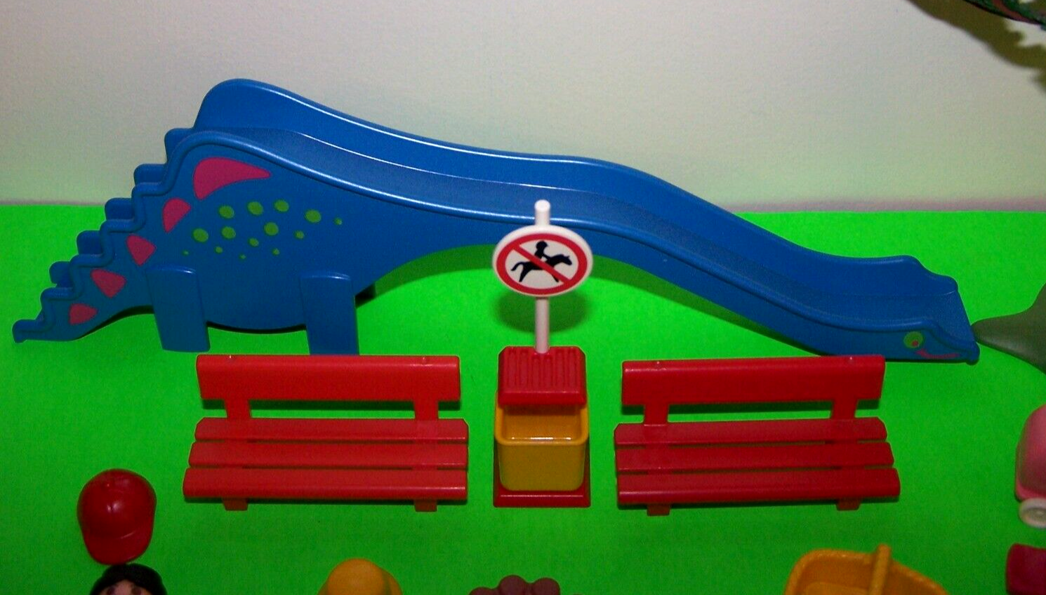 Playmobil 3822 PLAYGROUND City Park Dinosaur Slide Sandbox Benches Toy ...