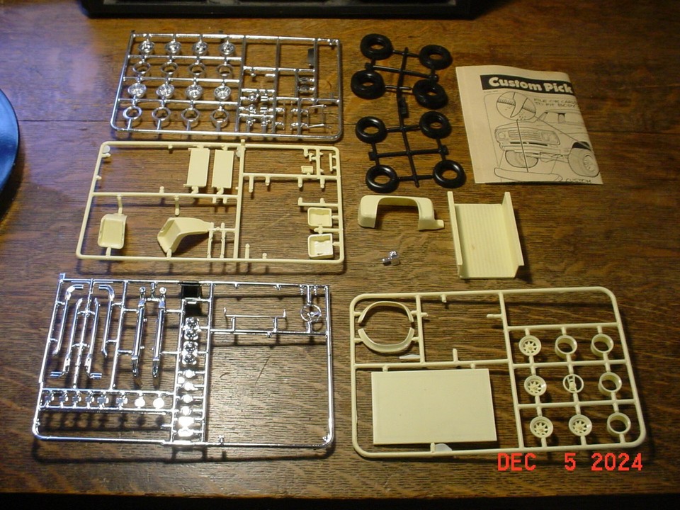 Revell Custom Parts For Pickups 1/24 1/25 Model Kit UPRM | eBay