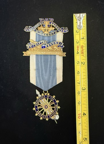 14k Gold Daughters of American Revolution Pin Ex-Chapter Regent DAR ...