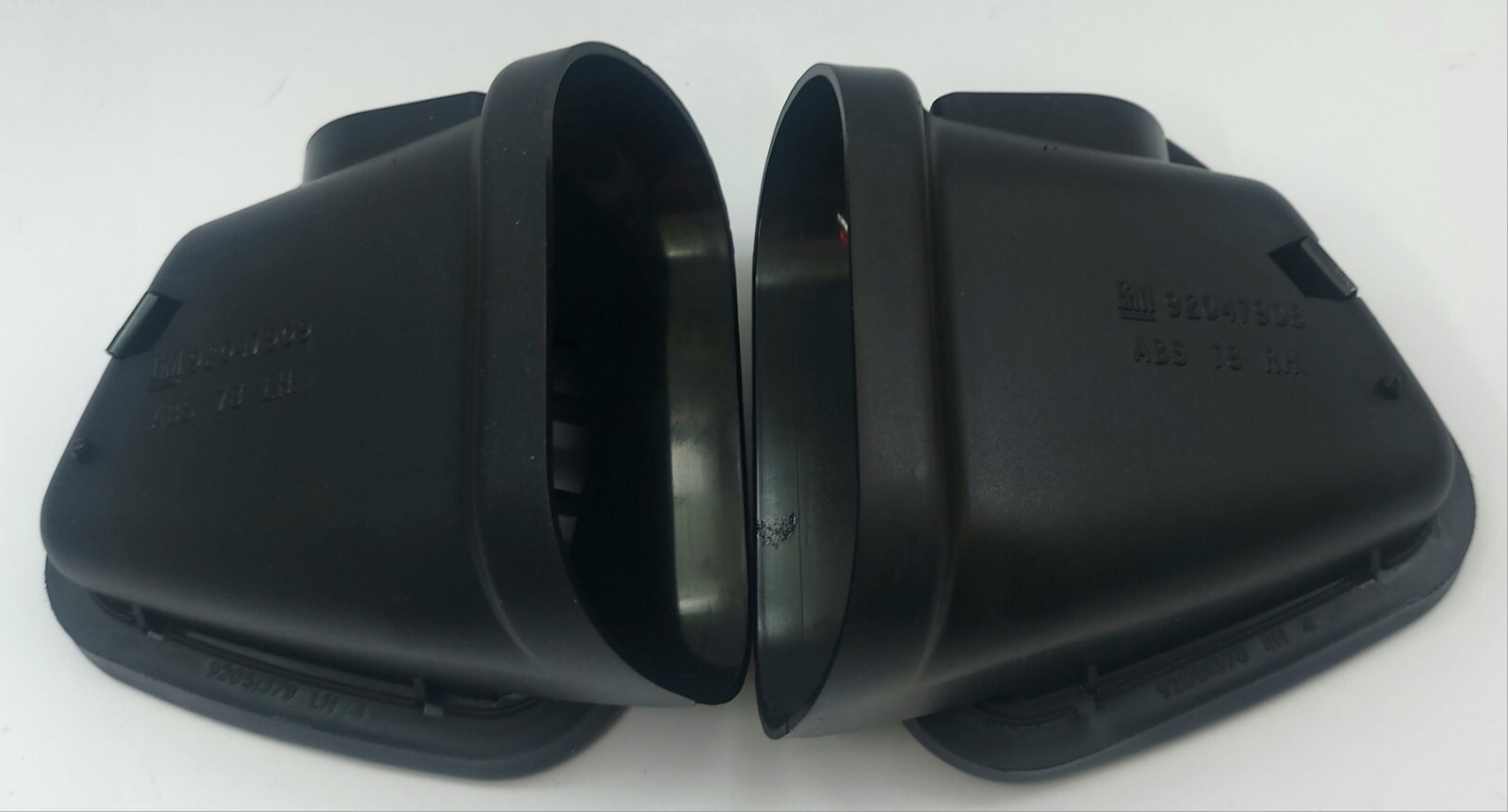 Set Of Front Right & Left Door Air Vent Duct Tube Holden Commodore VT ...