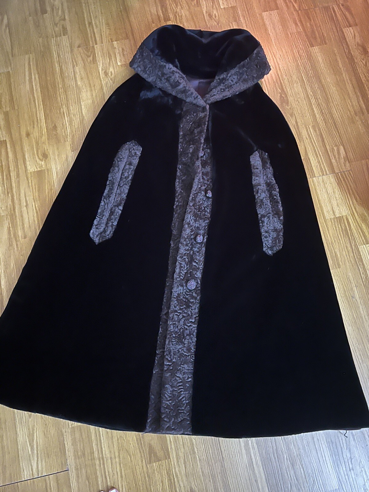 VINTAGE Black Velvet Hooded Long Open Arm Cloak With Hood & Persian ...