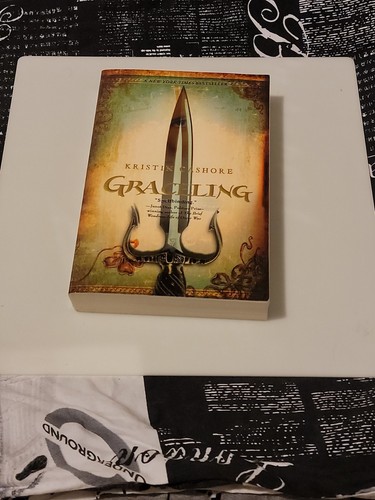 Graceling - Paperback By Cashore, Kristin - GOOD 9780547258300| eBay