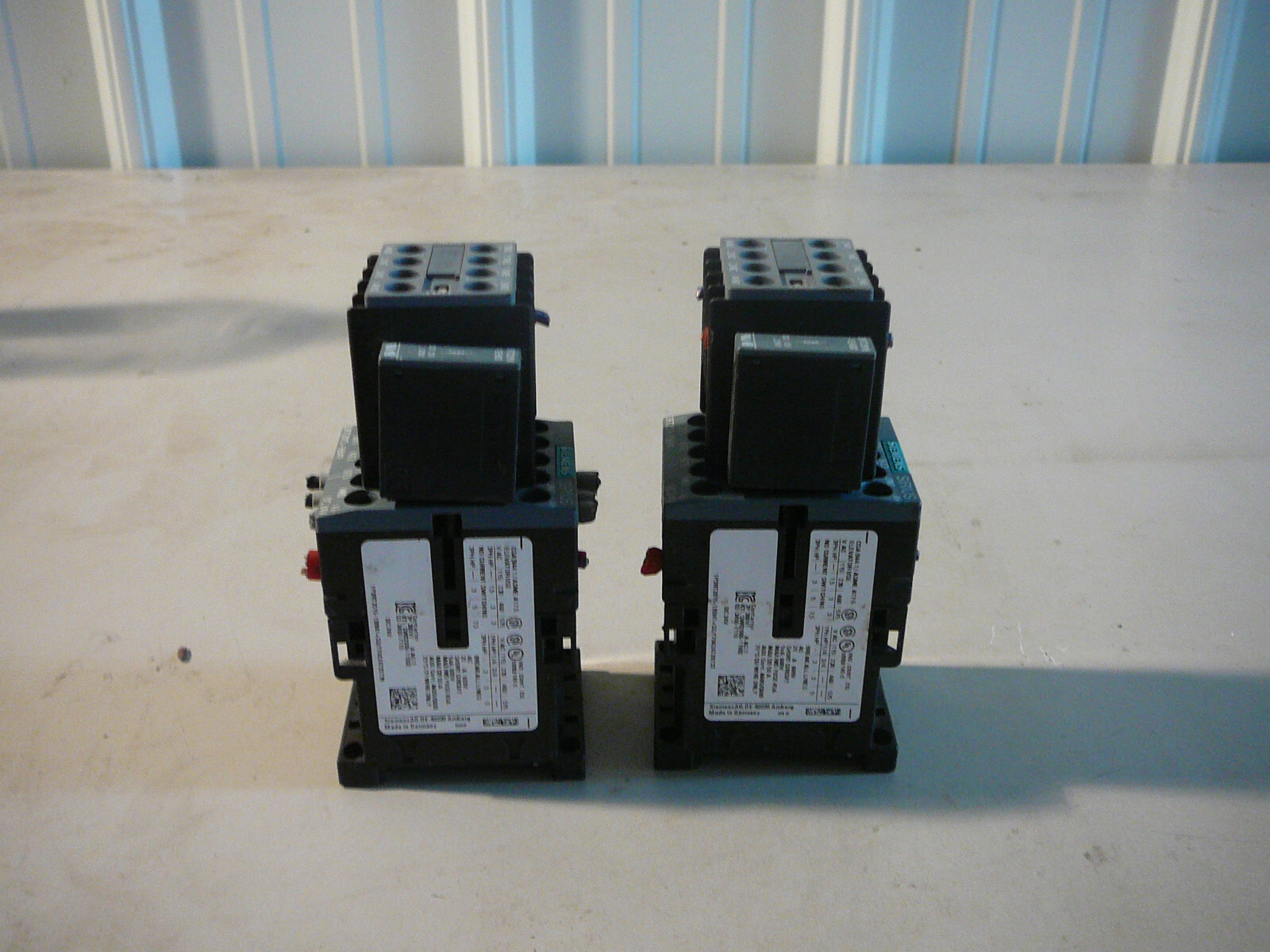SIEMENS 3RT2015-1BB41 CONTACTOR & AUXILIARY SWITCH BLOCK 2RH2911-1FA22 ...