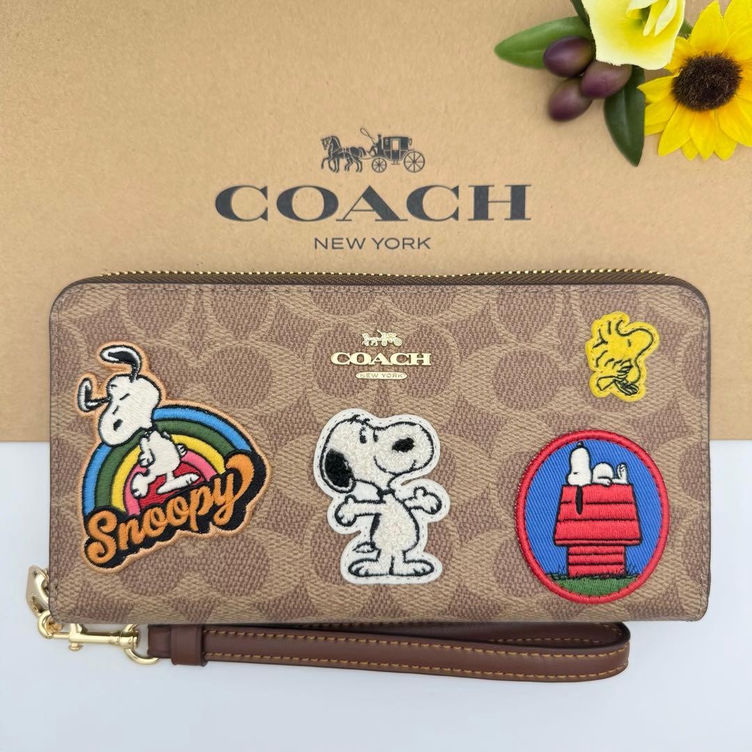 COACH X PEANUTS Snoopy Long Wallet Signature Canvas U… - Gem