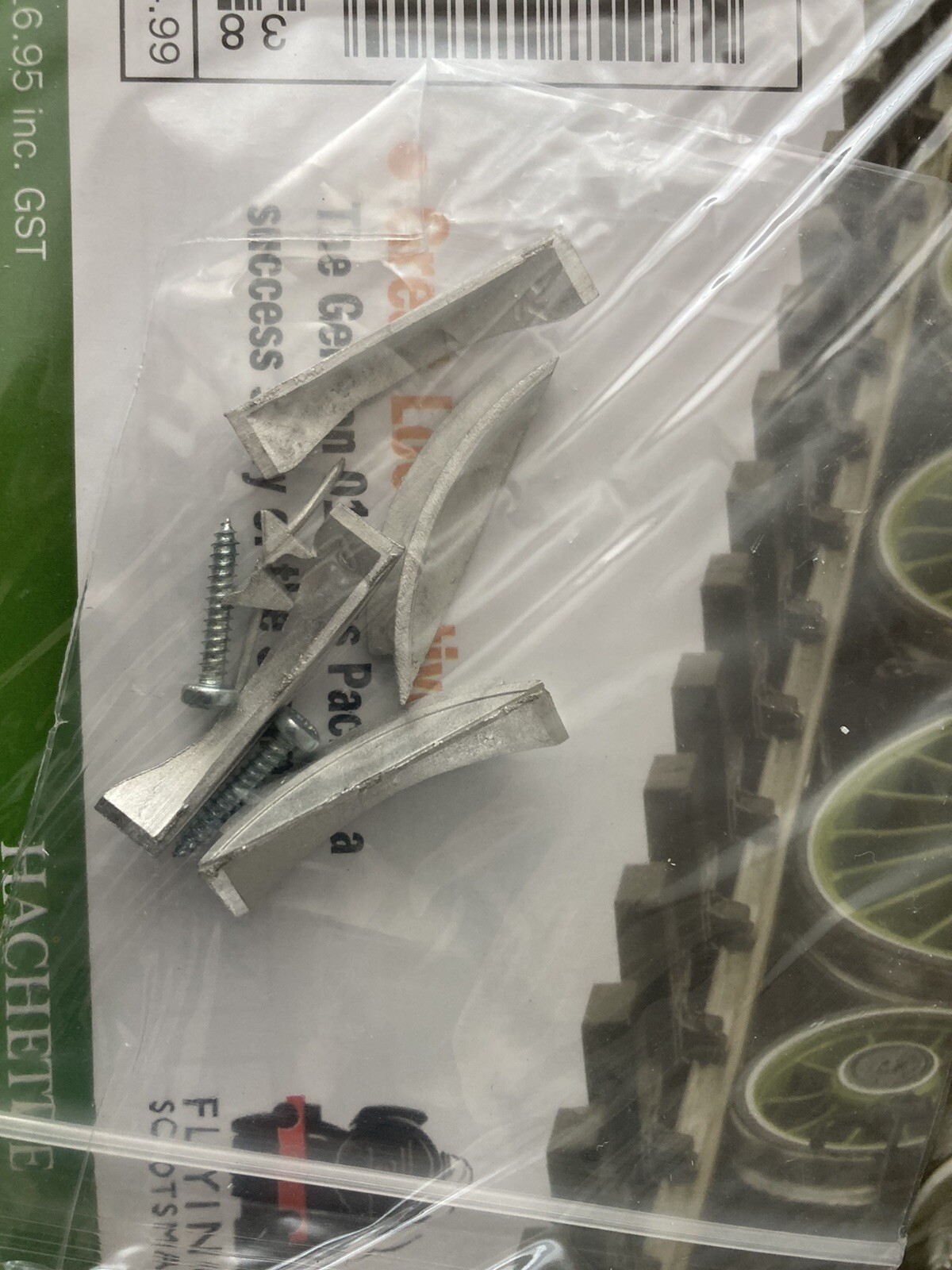 HACHETTE THE FLYING SCOTSMAN LOCOMOTIVE MODEL TRAIN ISSUE 38 WITH PART ...