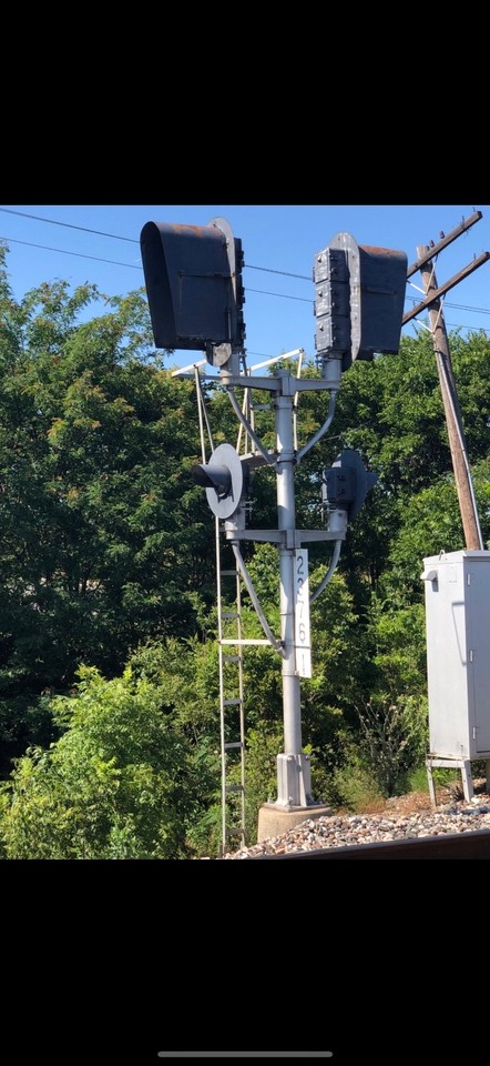 Railroad Signal , Bi Directional 3 Light Vertical L&W Signal | eBay