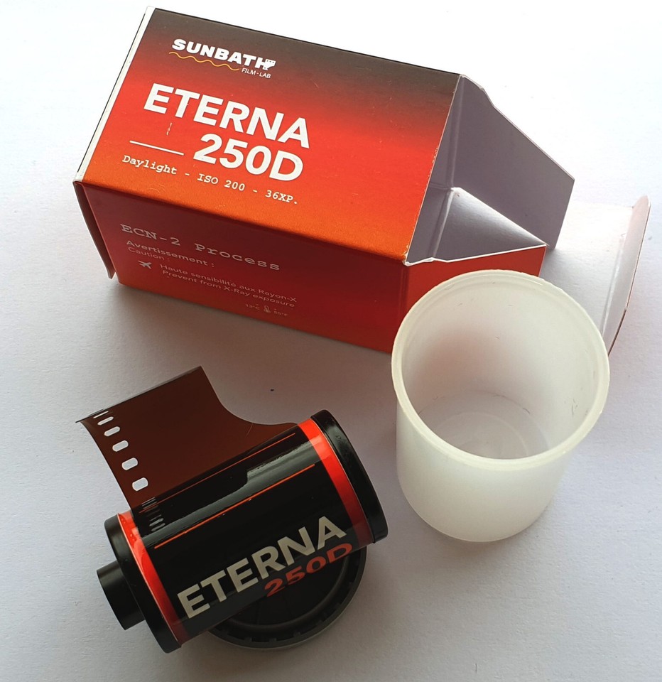 Fujifilm ETERNA 250D Color Cine Film 135 35mm ISO 250 Daylight 36 exp ...