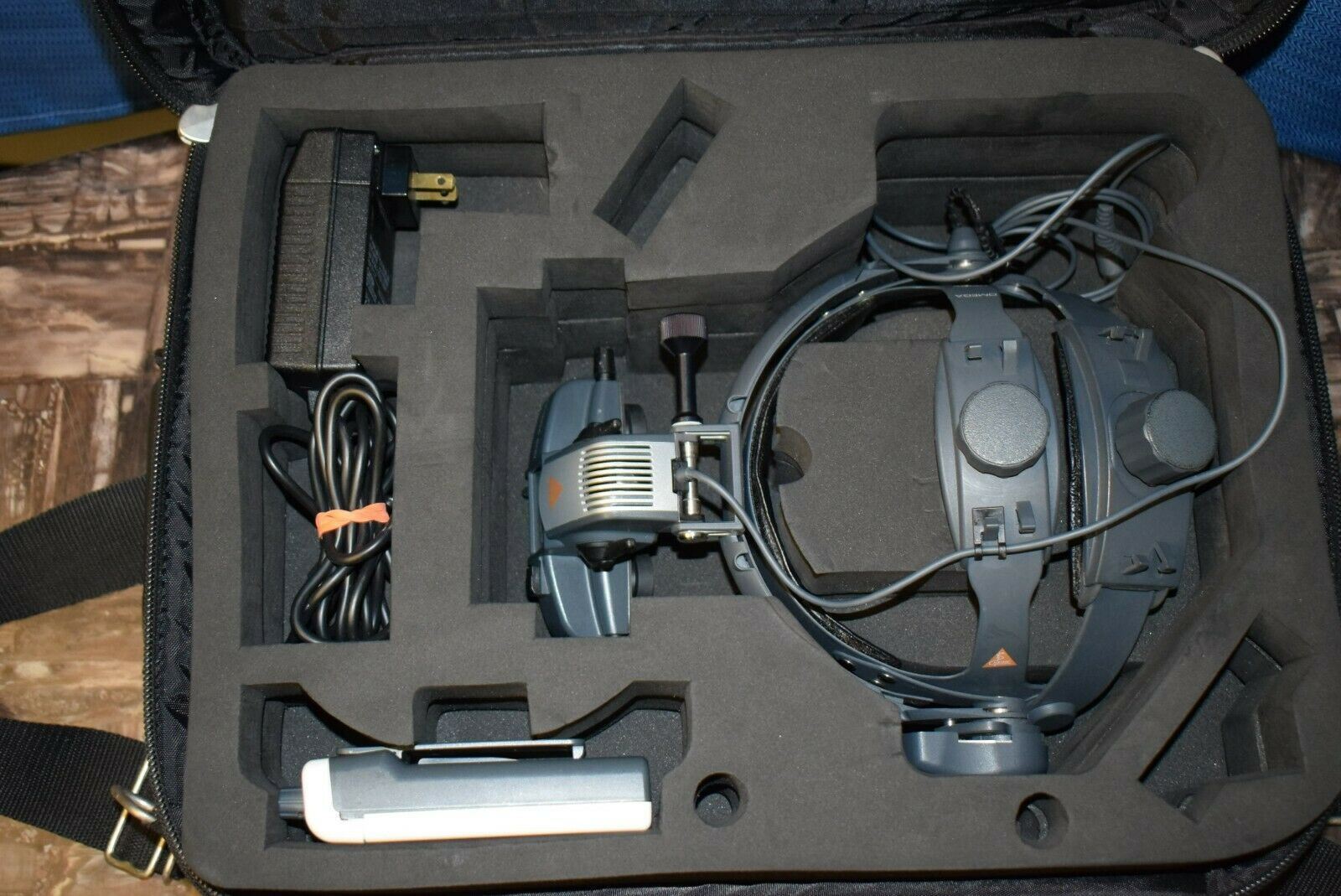 Heine Omega 500 with Mpack and outlet charger – carrying case – Shahi ...
