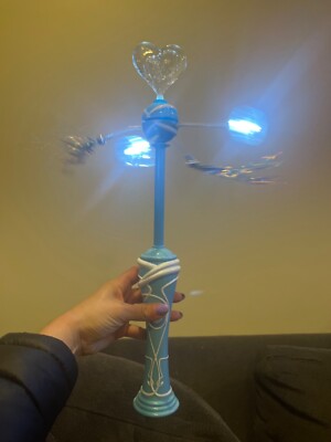 Disney on Ice Magical Souvenir Frozen Light Up Spinner Anna Elsa ...