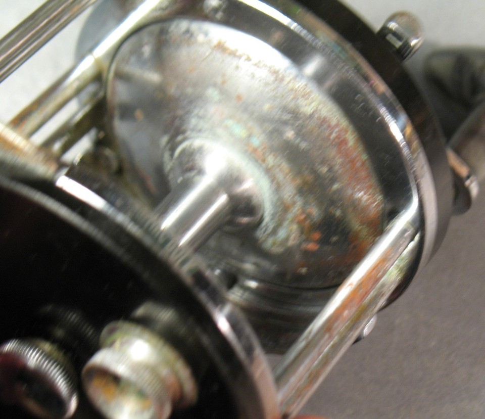 Vintage Large Tackle Box Fishing Reel Bait Casting Unknown Manufacturer ...