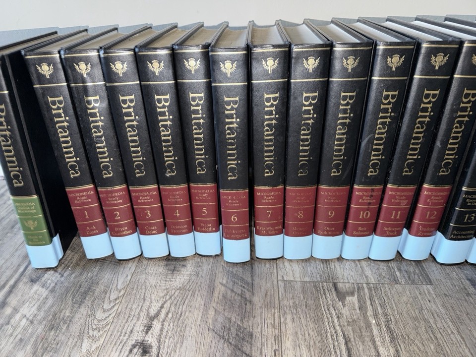 The New Encyclopaedia Britannica Macropaedia 15th edition Complete Set ...