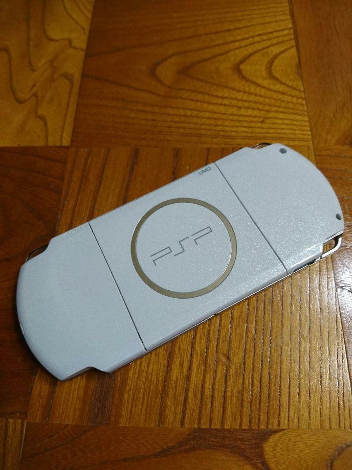 Sony PSP 3000PW Launch Edition Pearl White Handheld System Console only ...